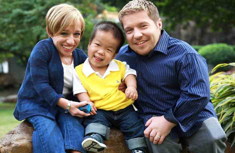 William Rijin Klein: A Look at the Life and Family of the Little Couple ...