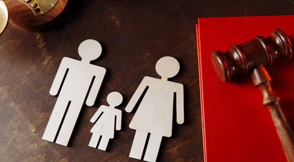 Navigating Family Dynamics in Legal Matters - BlueSmartMia