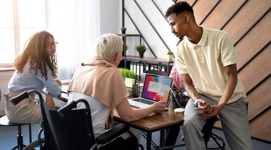 How to Balance Independence with Professional Support - BlueSmartMia